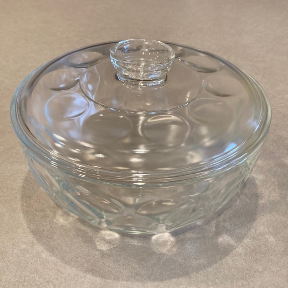 Pyrex | Kitchen | Pyrex 2 Quart Serving Dish With Lid Adorable Pattern ...